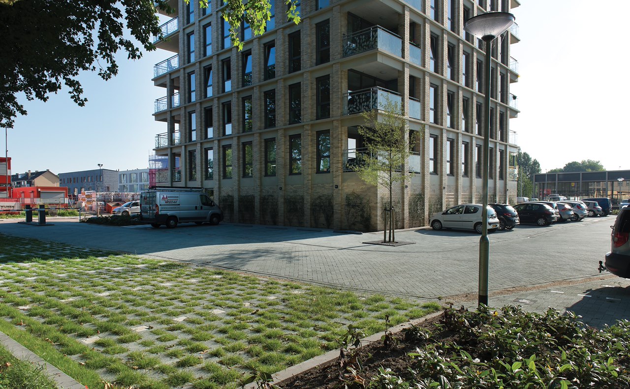 Struyk Verwo Infra | Square & Square Cross groenbestrating ...