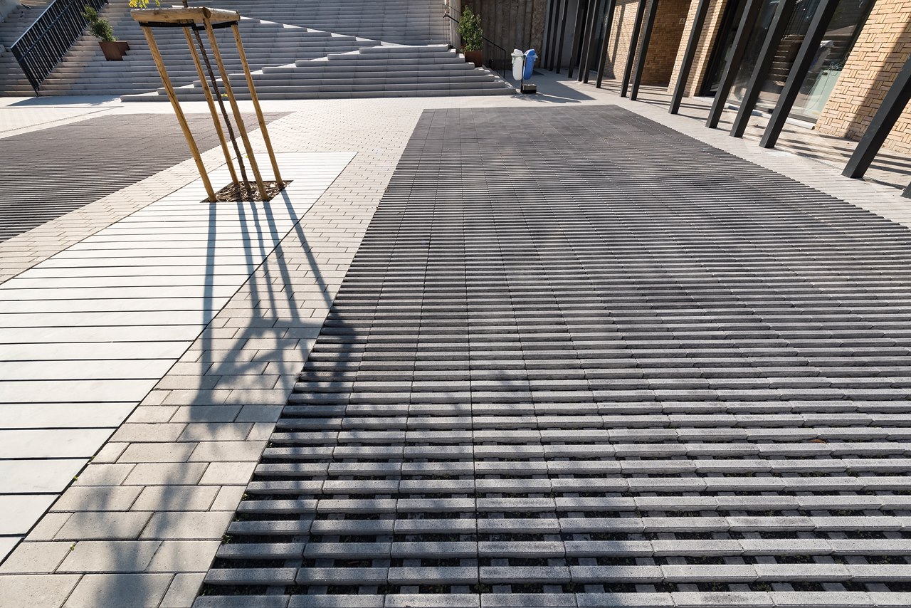 Struyk Verwo Infra | Planum betonnen boomkransen - architectenweb.nl