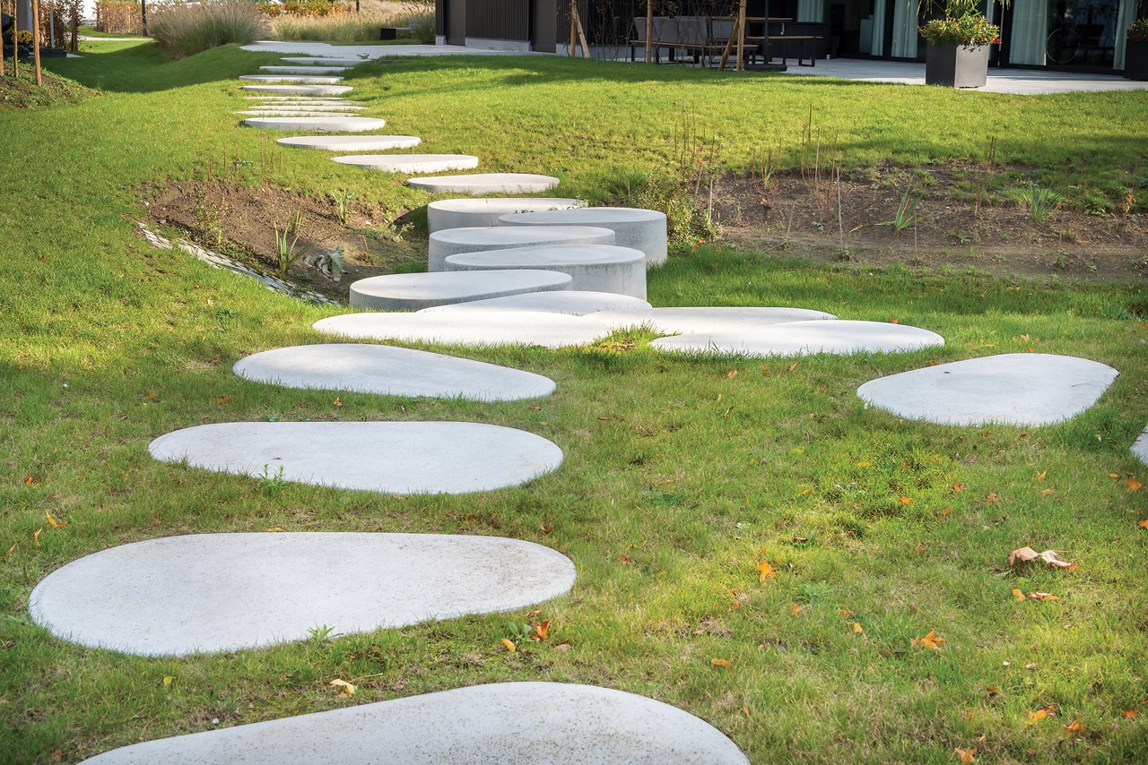 Struyk Verwo Infra | Speelse inrichting wadi's met Drop stapstenen ...