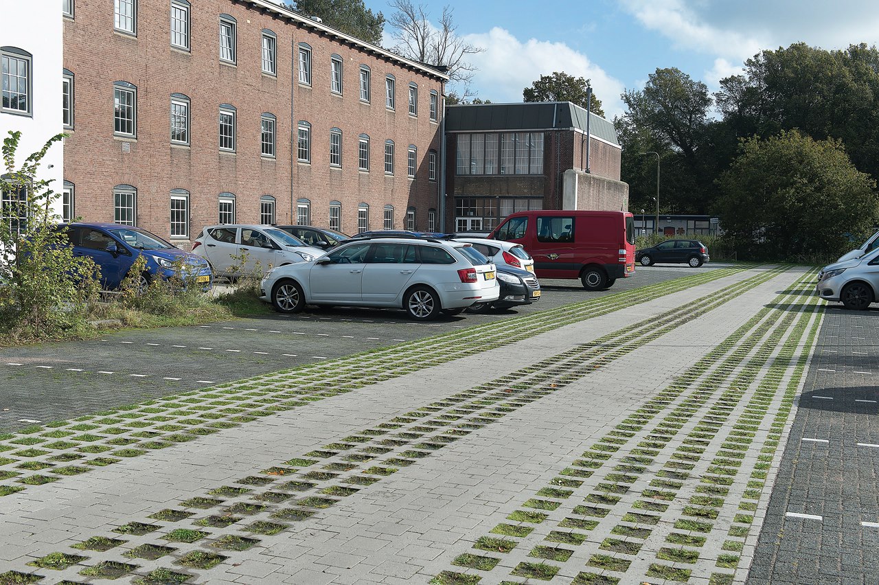 Struyk Verwo Infra | Square & Square Cross groenbestrating ...