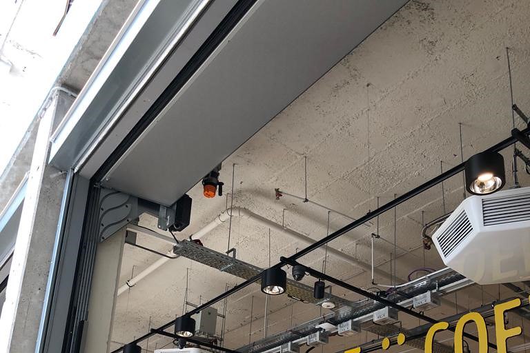 Rolflex Nederland B.V. | Brandwerende roldeur Combo - architectenweb.nl