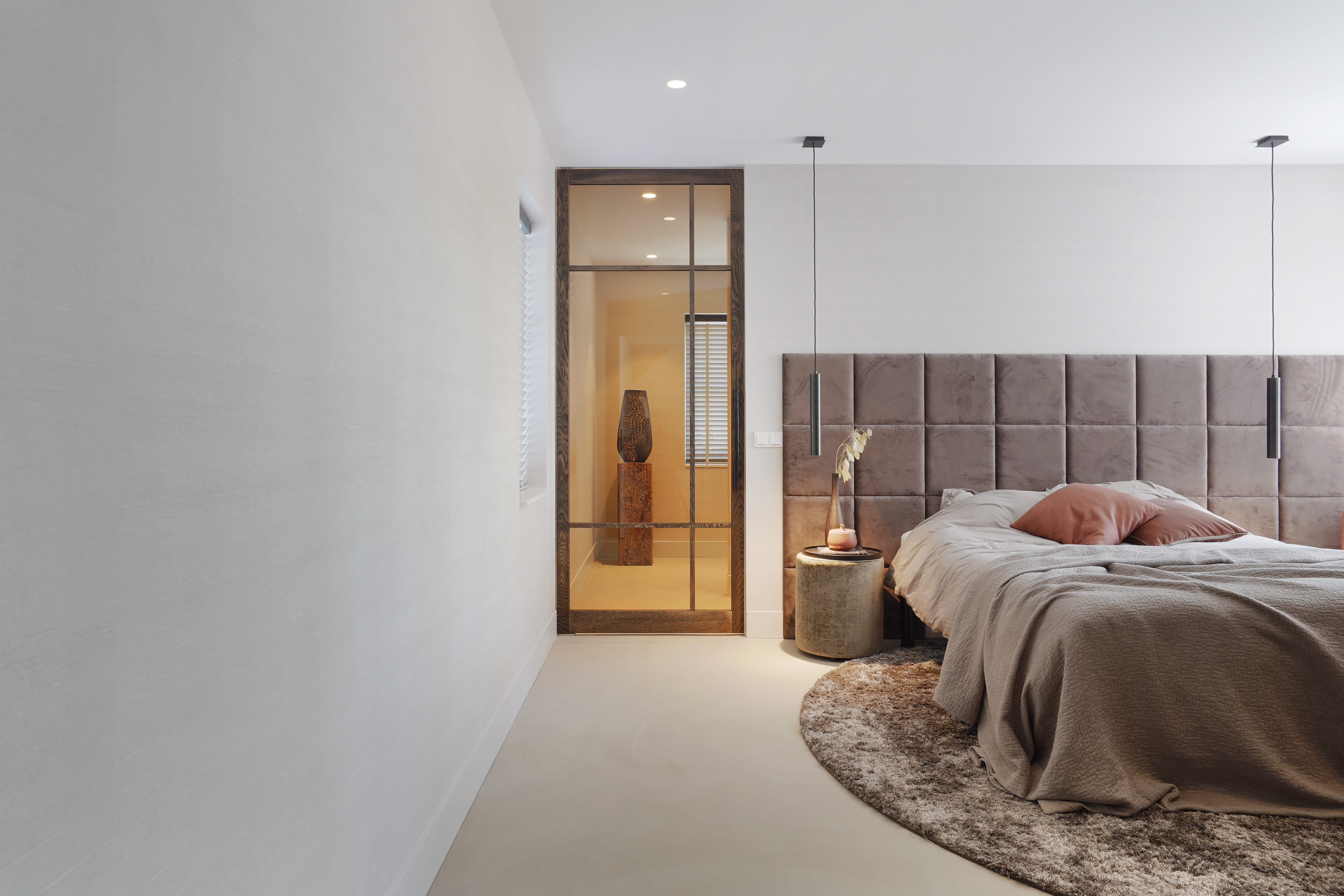 Indu Doors® | Eiken taatsdeuren gecombineerd met strak interieur ...