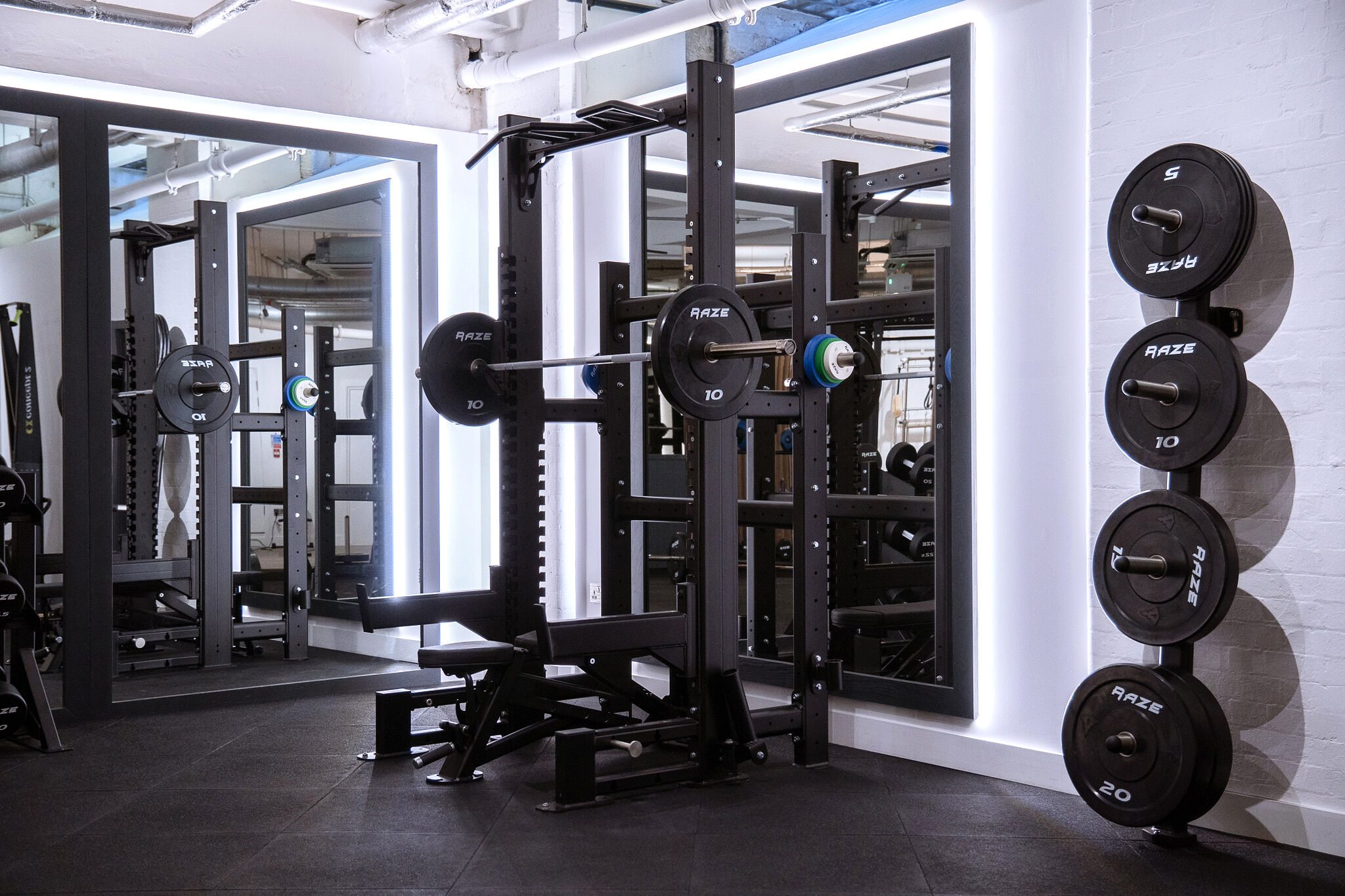 SofSurfaces | Matt Roberts Evolution – Boutique Gym - architectenweb.nl