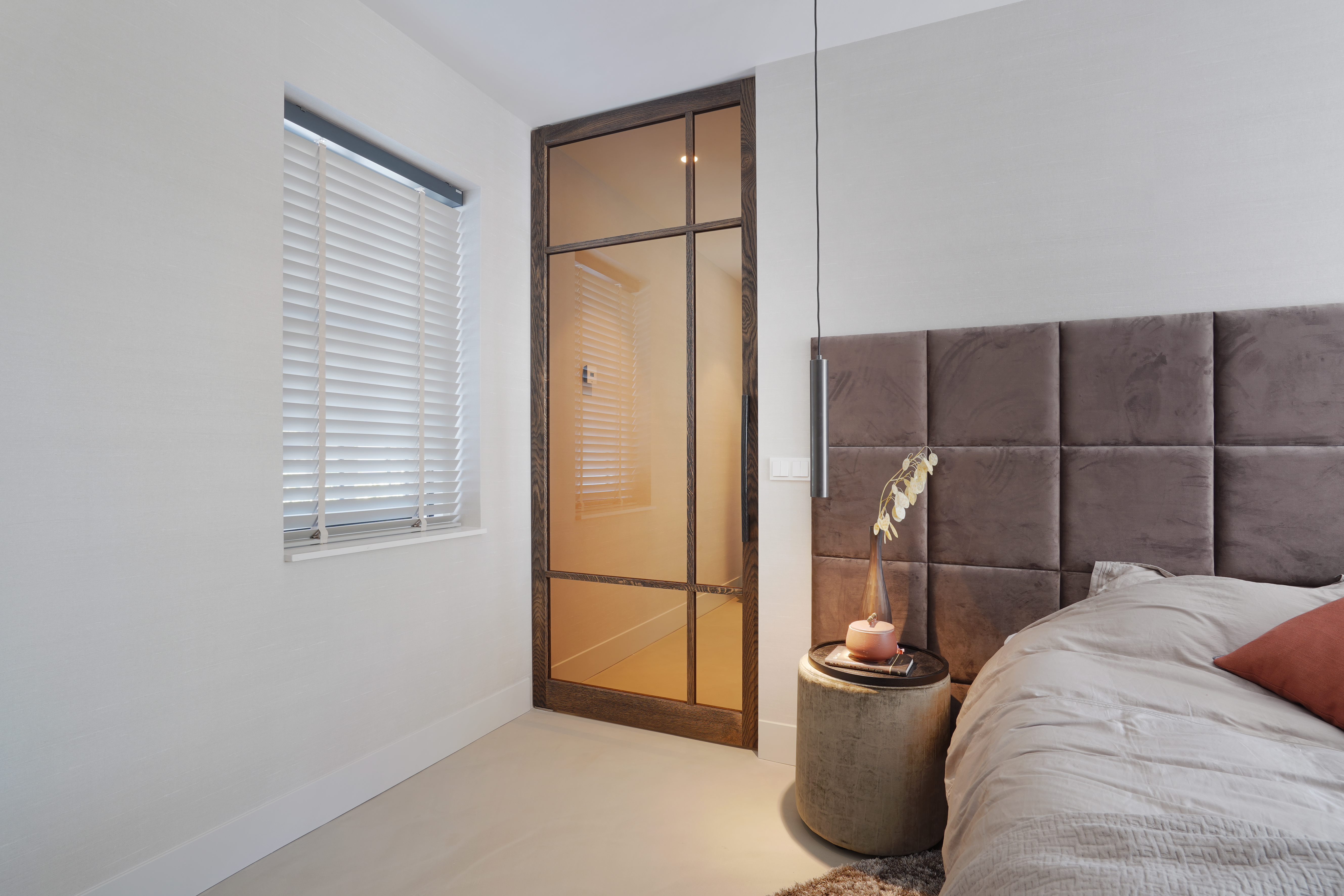 Indu Doors® | Eiken taatsdeuren gecombineerd met strak interieur ...