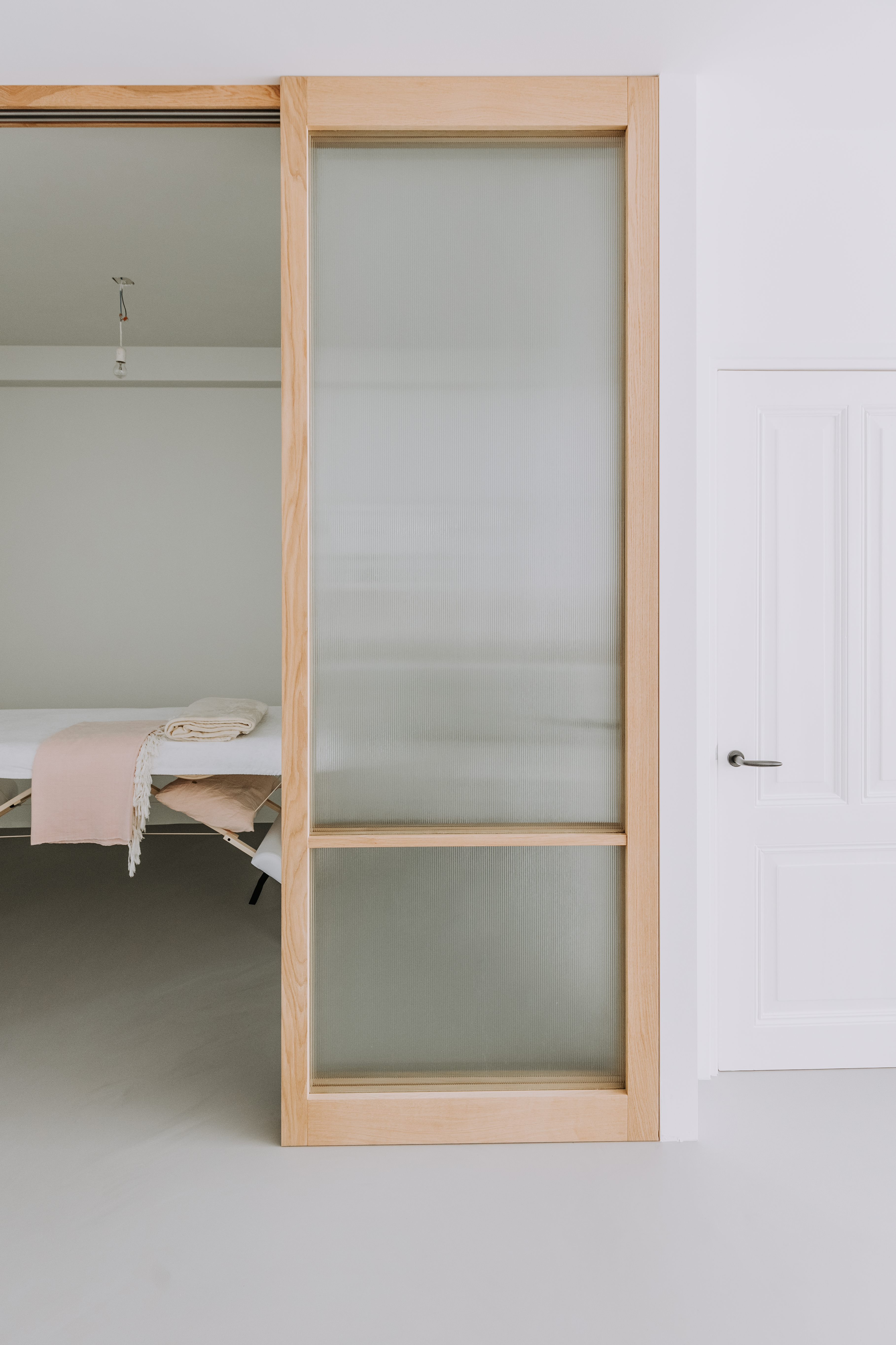 Indu Doors® | Exclusieve tussenwand van eikenhout met ribglas ...