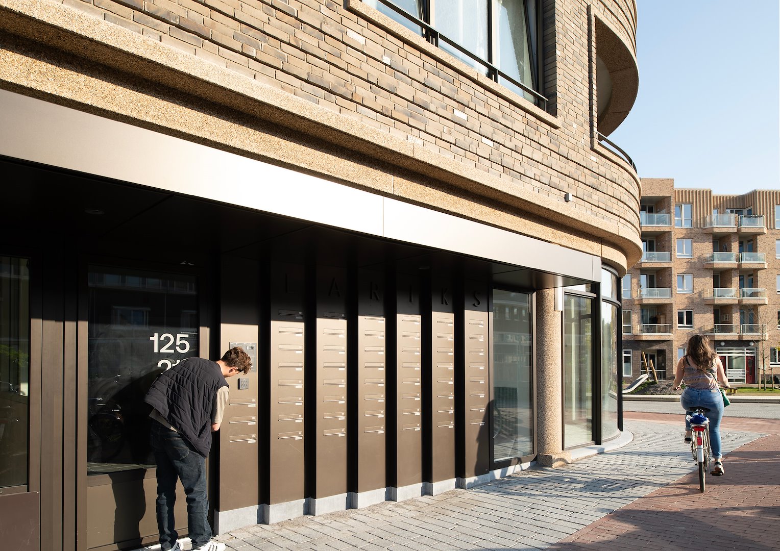 M3H presenteert blok voor jonge bewoners in Houthavens - architectenweb.nl