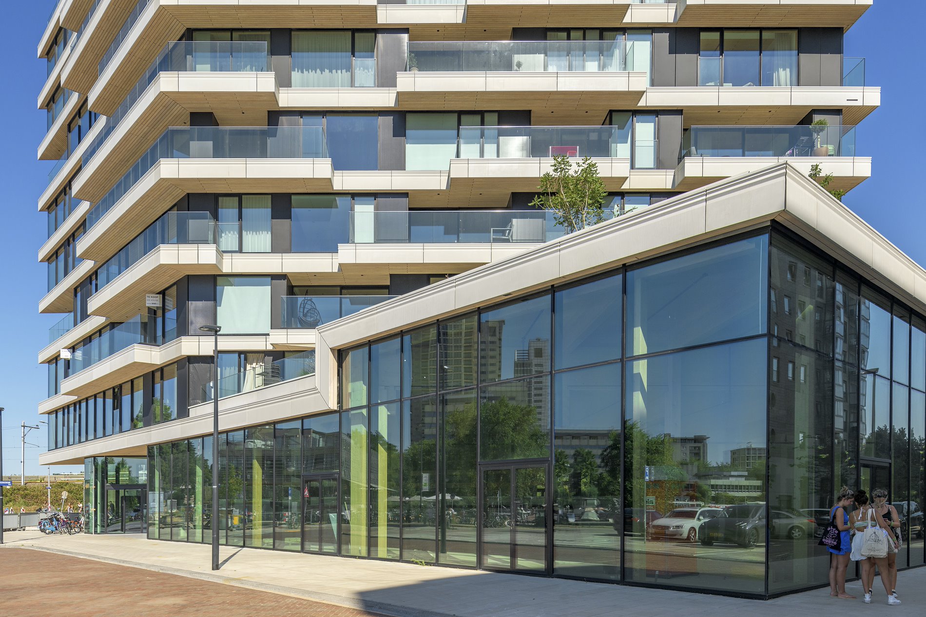 Kawneer | Hout en aluminium gaan prima samen in HAUT - architectenweb.nl