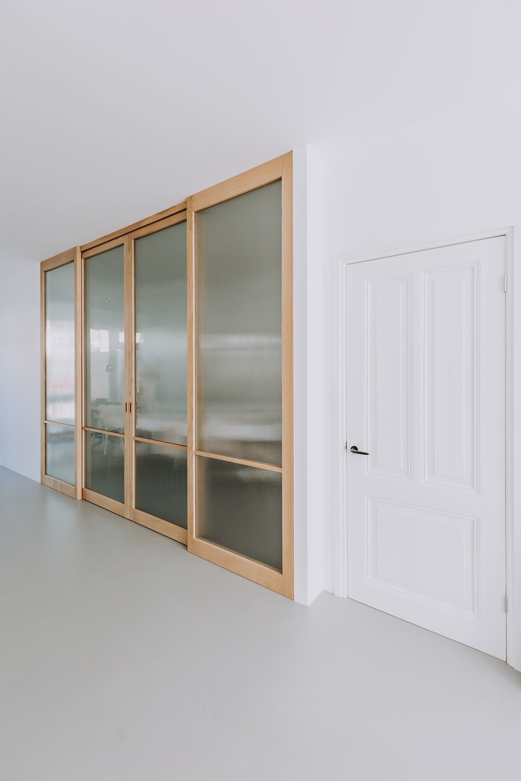 Indu Doors® | Exclusieve tussenwand van eikenhout met ribglas ...