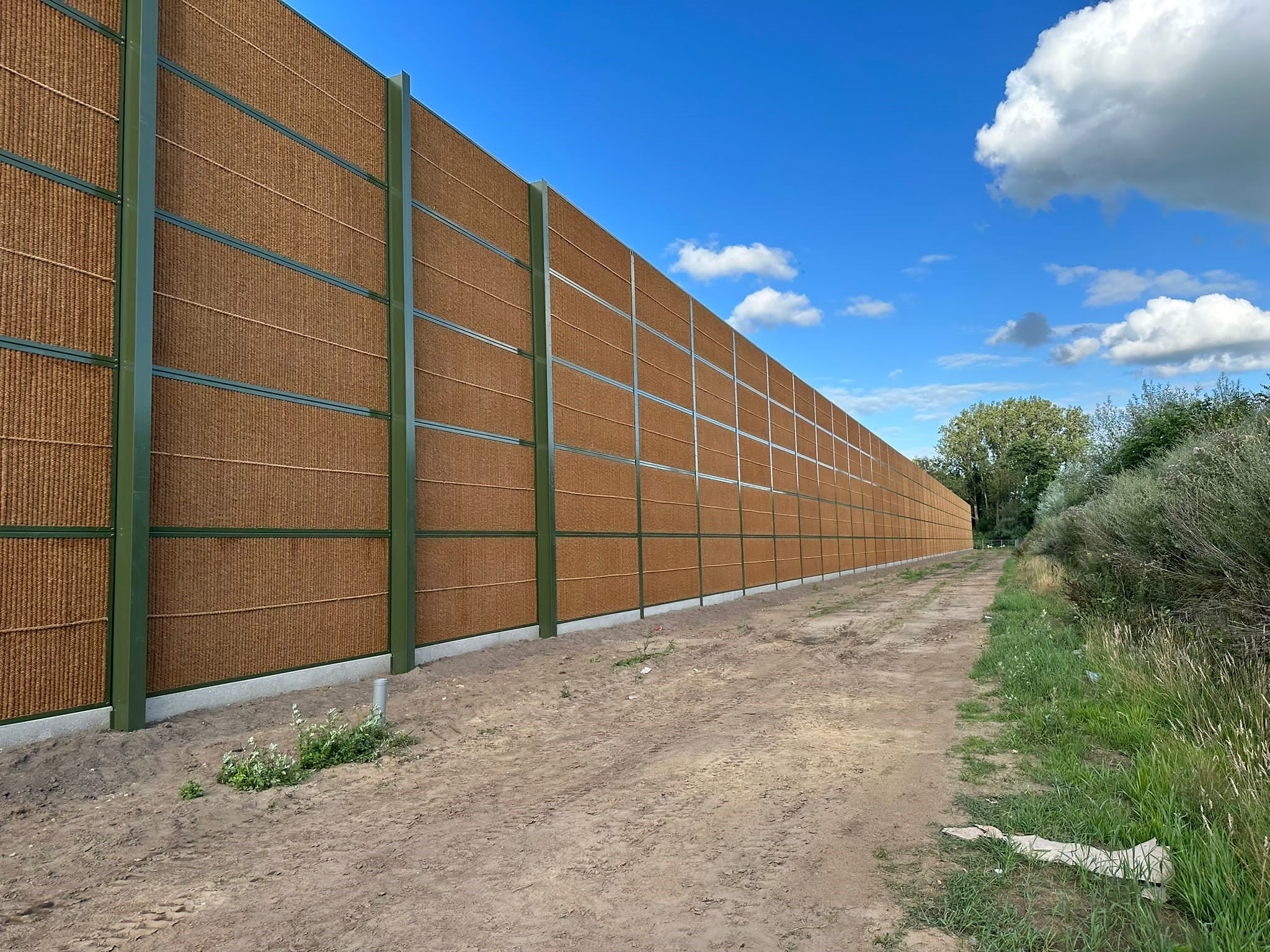 Kokosystems B.V. | Kokowall geluidsschermen bij Plus DC - Deventer ...