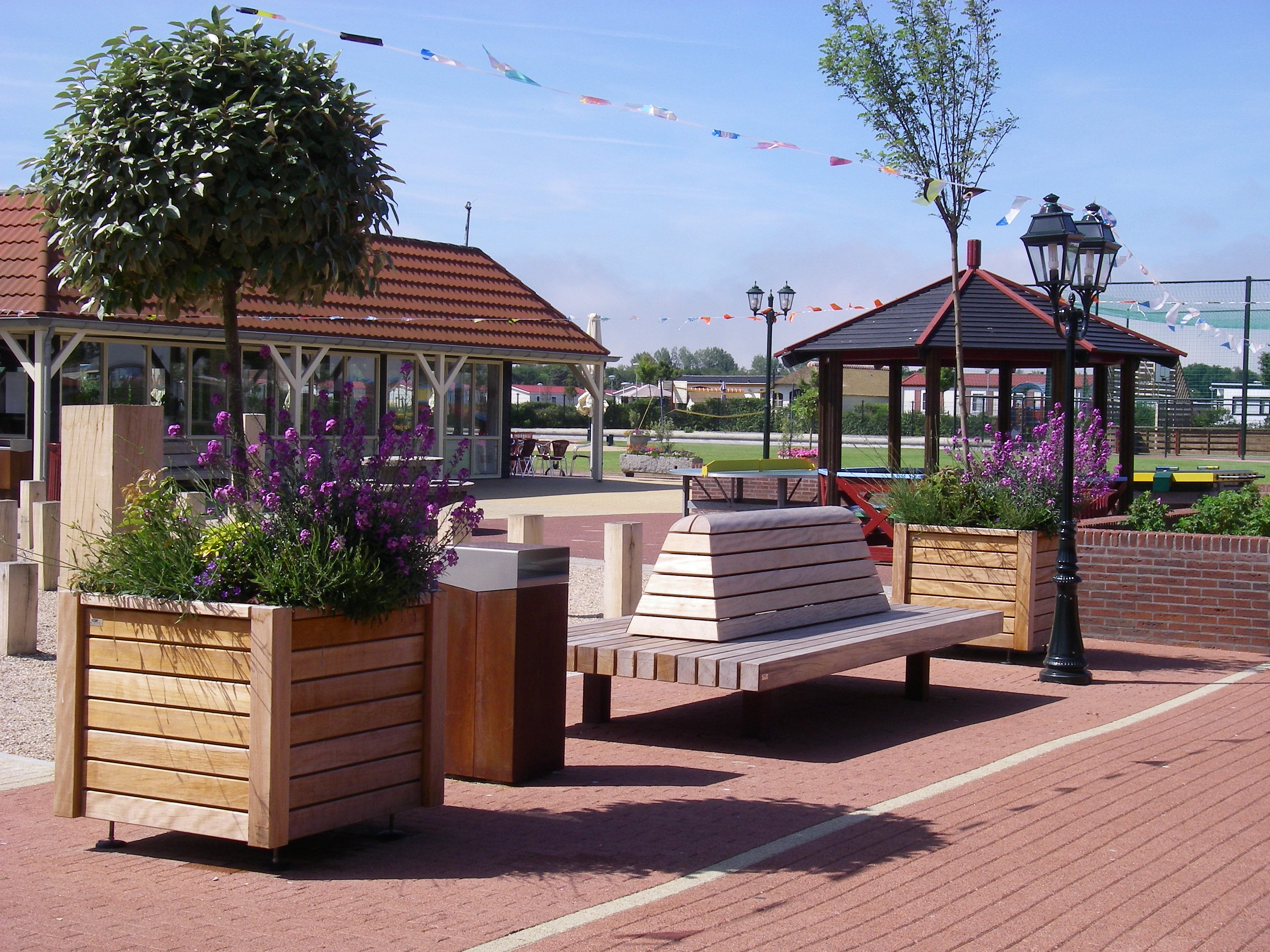 Grijsen Park & Straatdesign | Plantenbakken voor de openbare ruimte ...