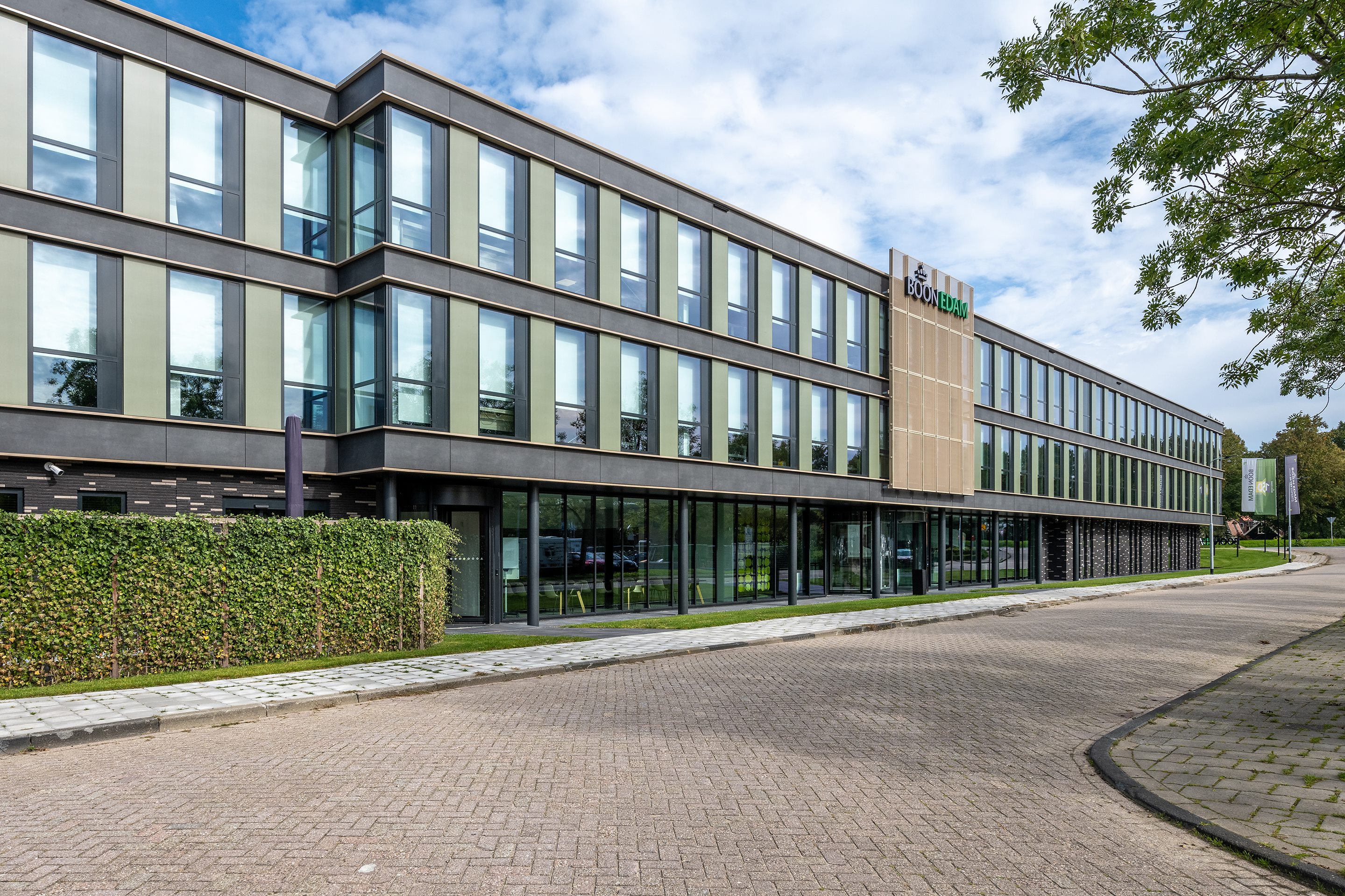 Koning bij opening nieuwe hoofdkantoor Boon Edam - architectenweb.nl