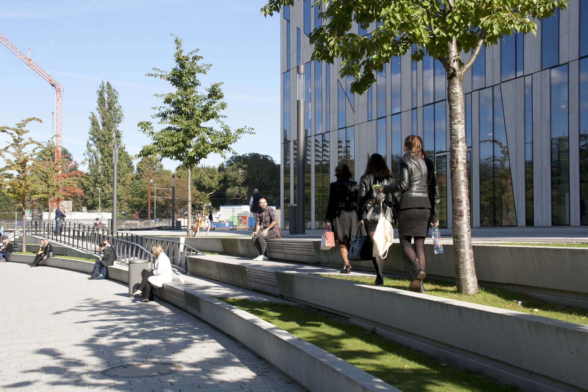 Grijsen Park & Straatdesign | Zitranden voor de openbare ruimte ...