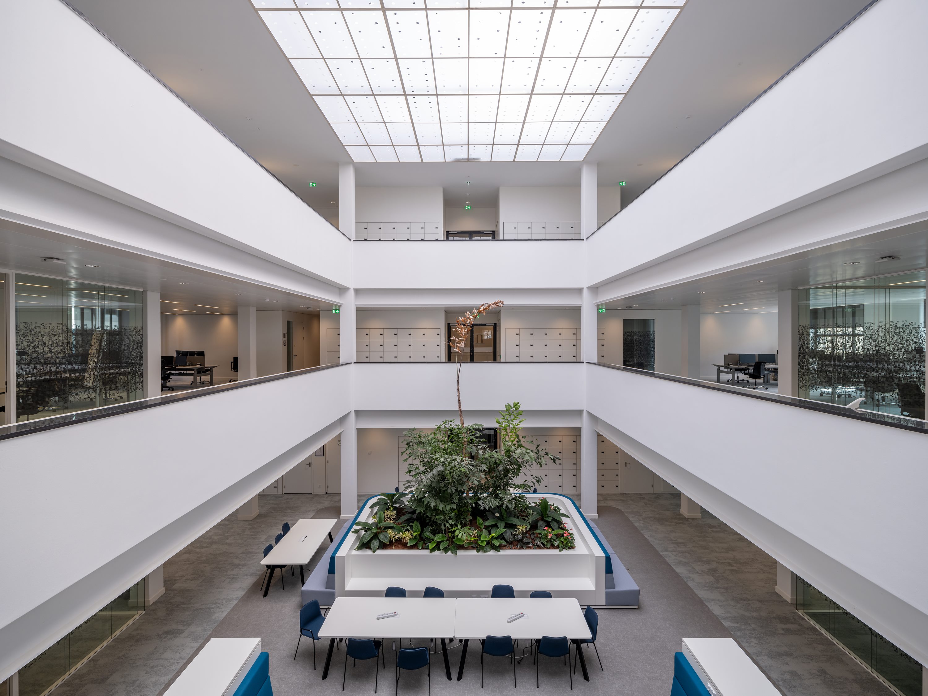 Stadskantoor Heerlen ontworpen als inversie van het raadhuis - architectenweb.nl