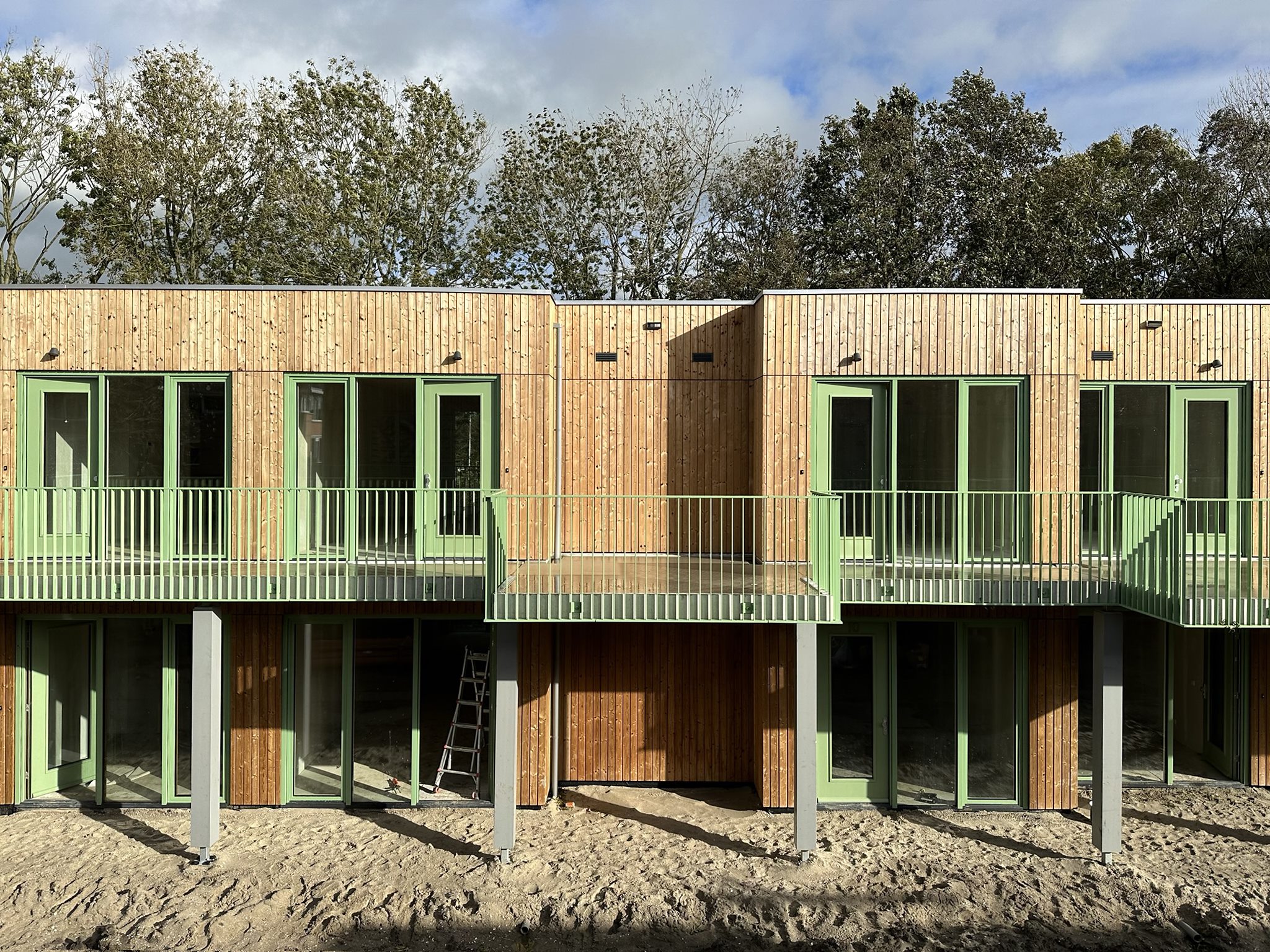 Eerste project met modulaire MOOS-woningen van Concrete opgeleverd ...