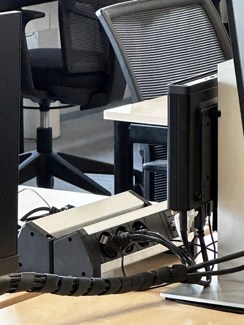 OCS | Office Cabling Systems | Bachmann Desk 1 - architectenweb.nl