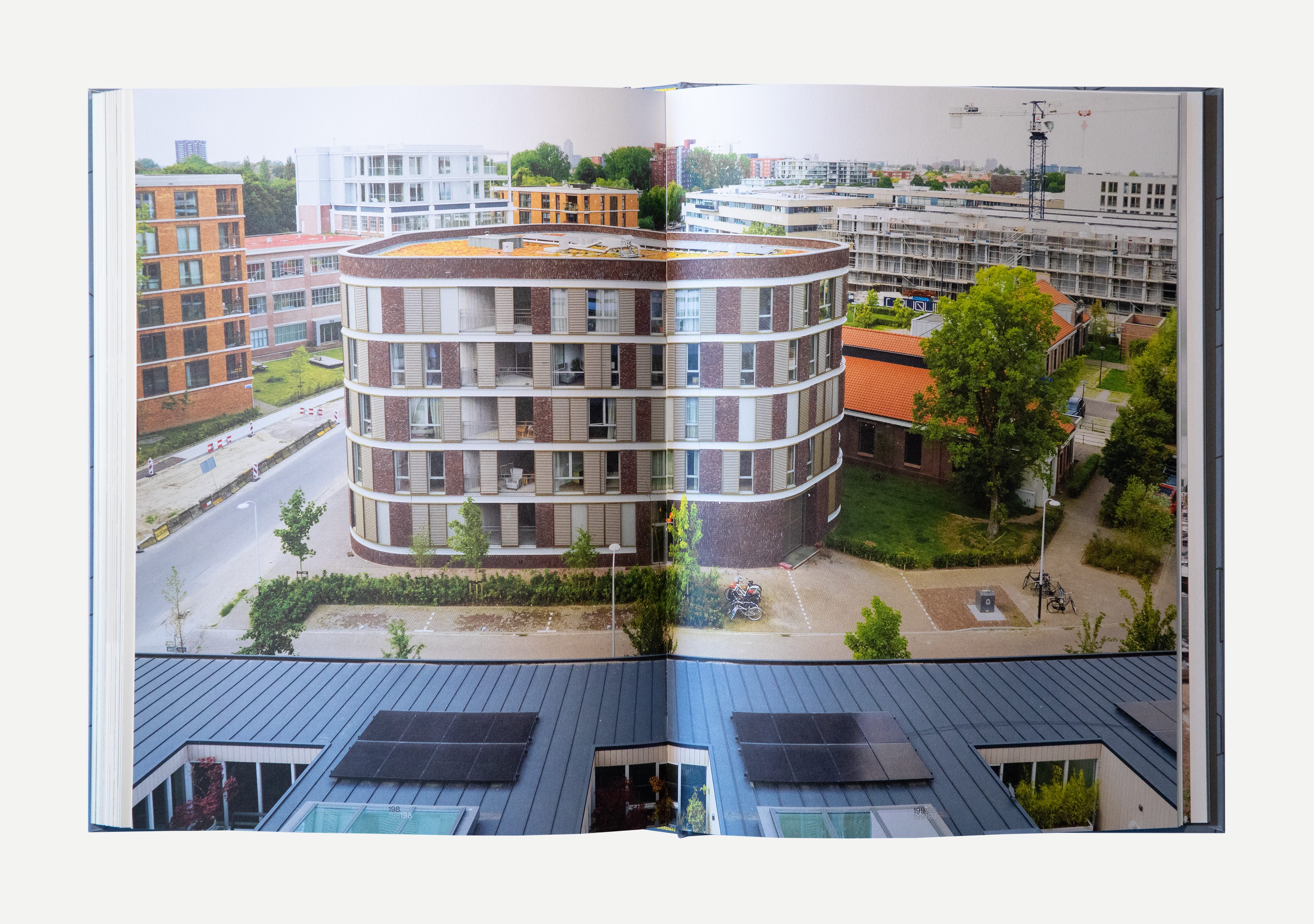 LEVS architecten bundelt projecten op Cruquiuseiland in boek ...