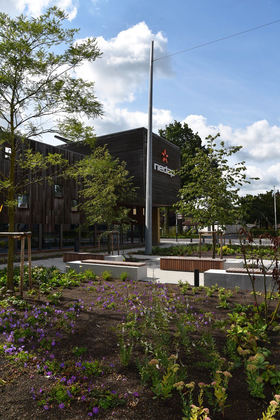 Grijsen Park & Straatdesign | Comfortabele zitplekken en vergroening ...