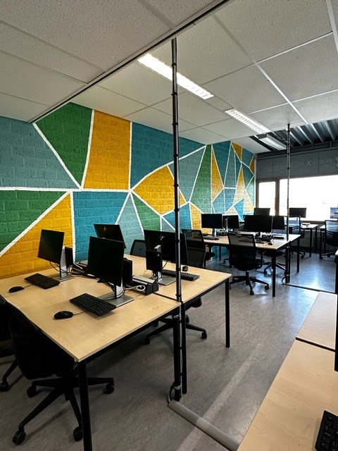 OCS | Office Cabling Systems | Bachmann Desk 1 - architectenweb.nl
