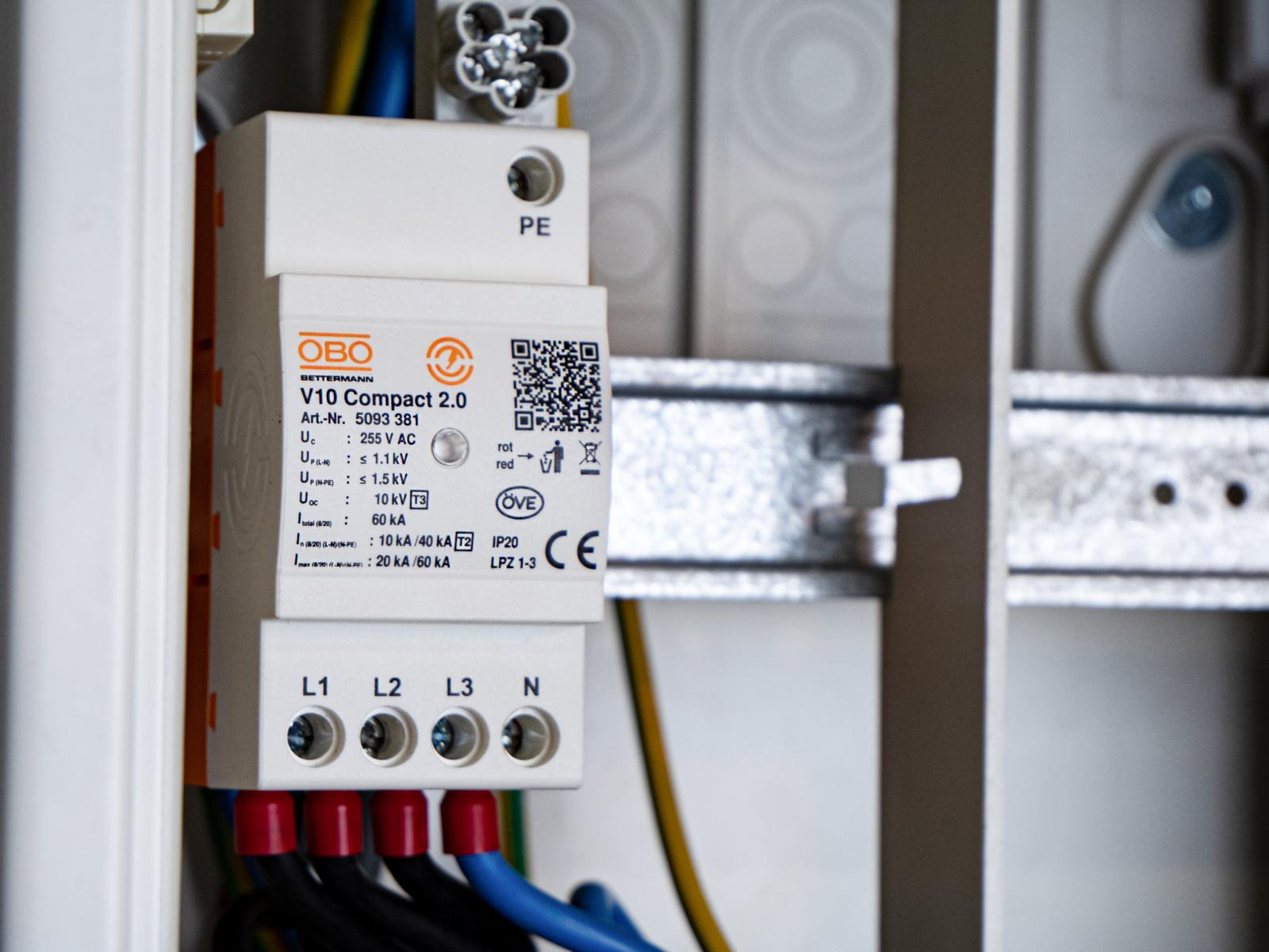 OBO Bettermann B.V. | OBO | V10 Compact overspanningsafleider - architectenweb.nl