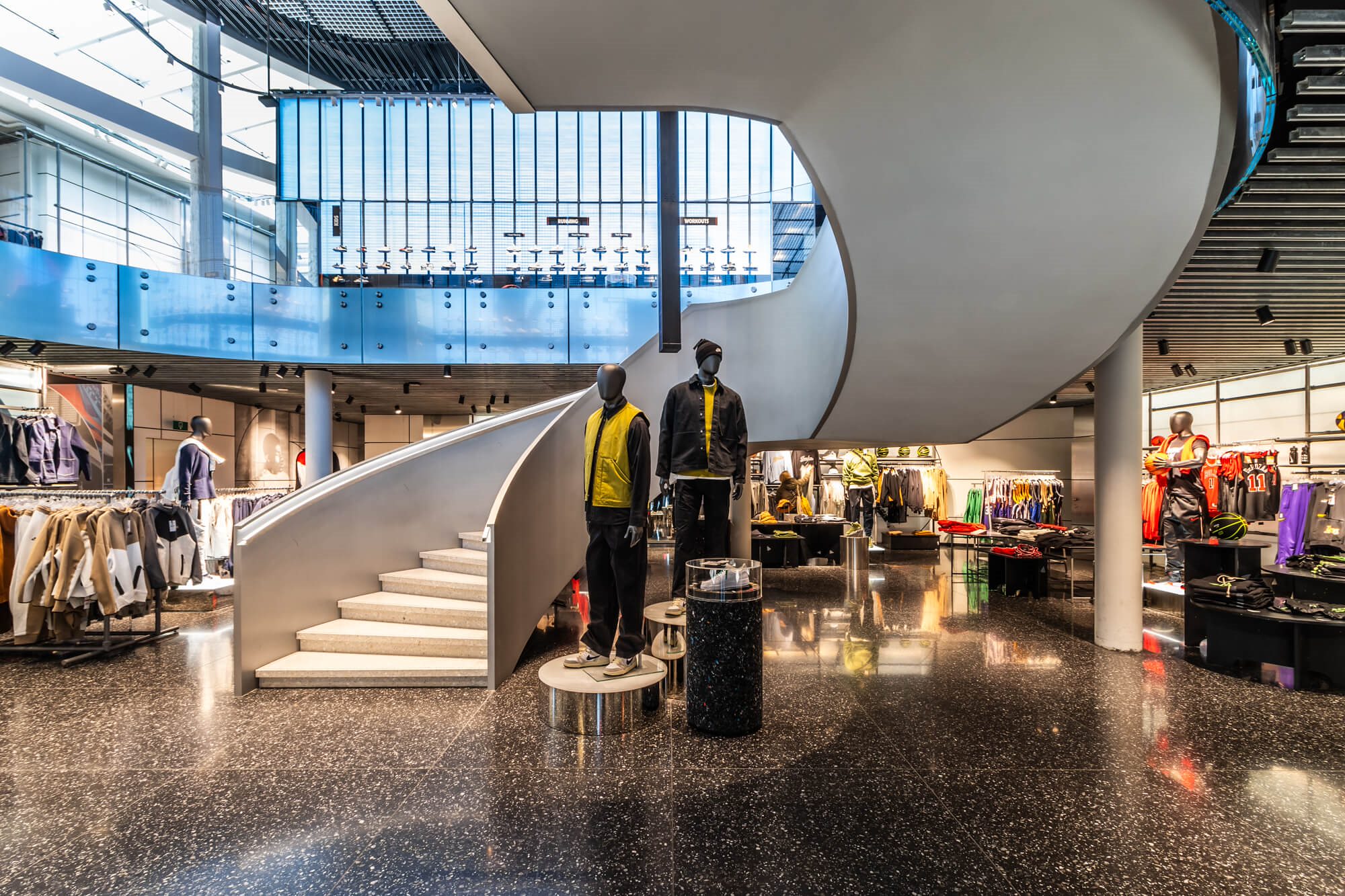 Van Bruchem Staircases | Nike winkel Antwerpen - architectenweb.nl