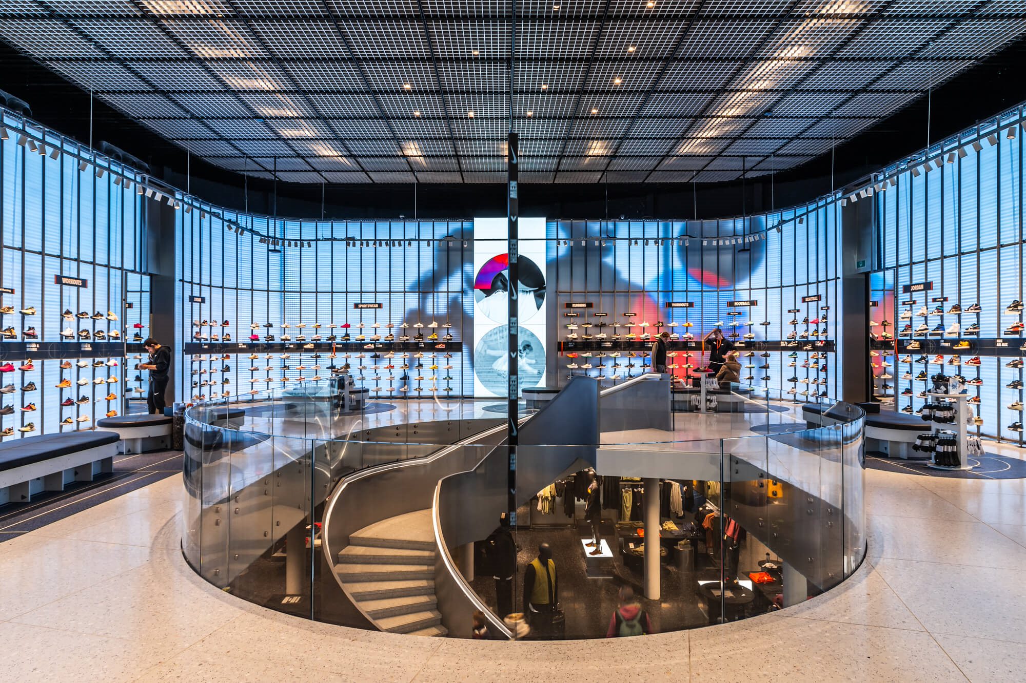 Van Bruchem Staircases | Nike winkel Antwerpen - architectenweb.nl