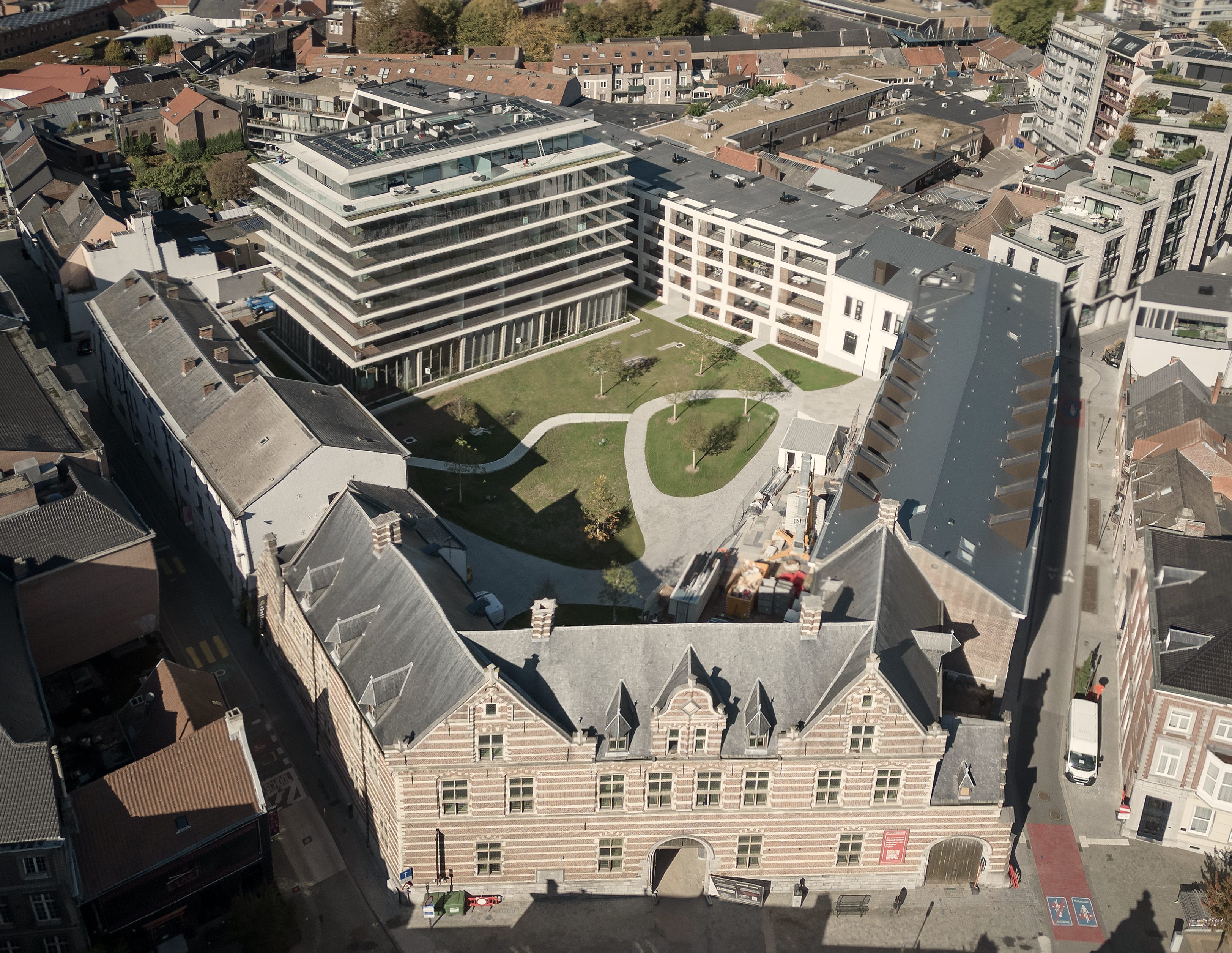 Solarlux Nederland B.V. | Refuga Hasselt (B) - architectenweb.nl