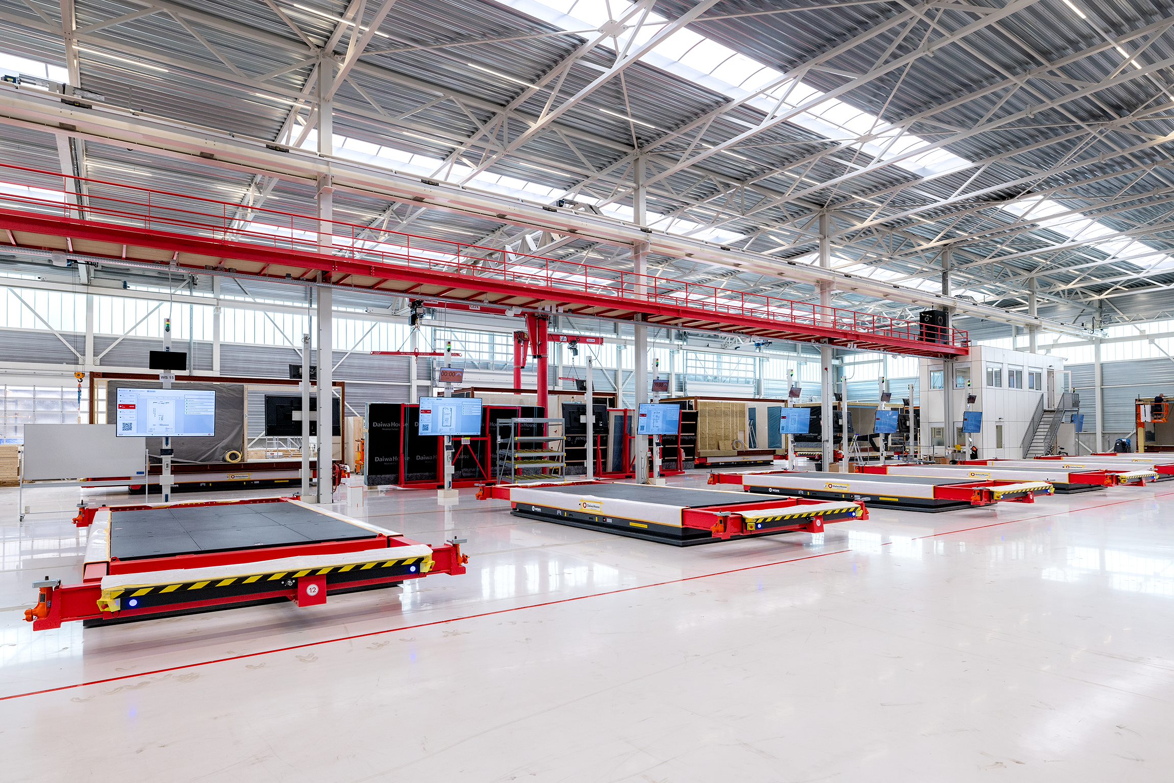 Daiwa House opent fabriek waar modules van de lopende band komen ...