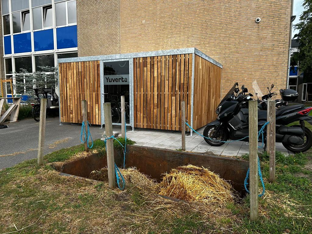 Falco B.V. | Overkapping & straatmeubilair schoolplein Yuverta ...