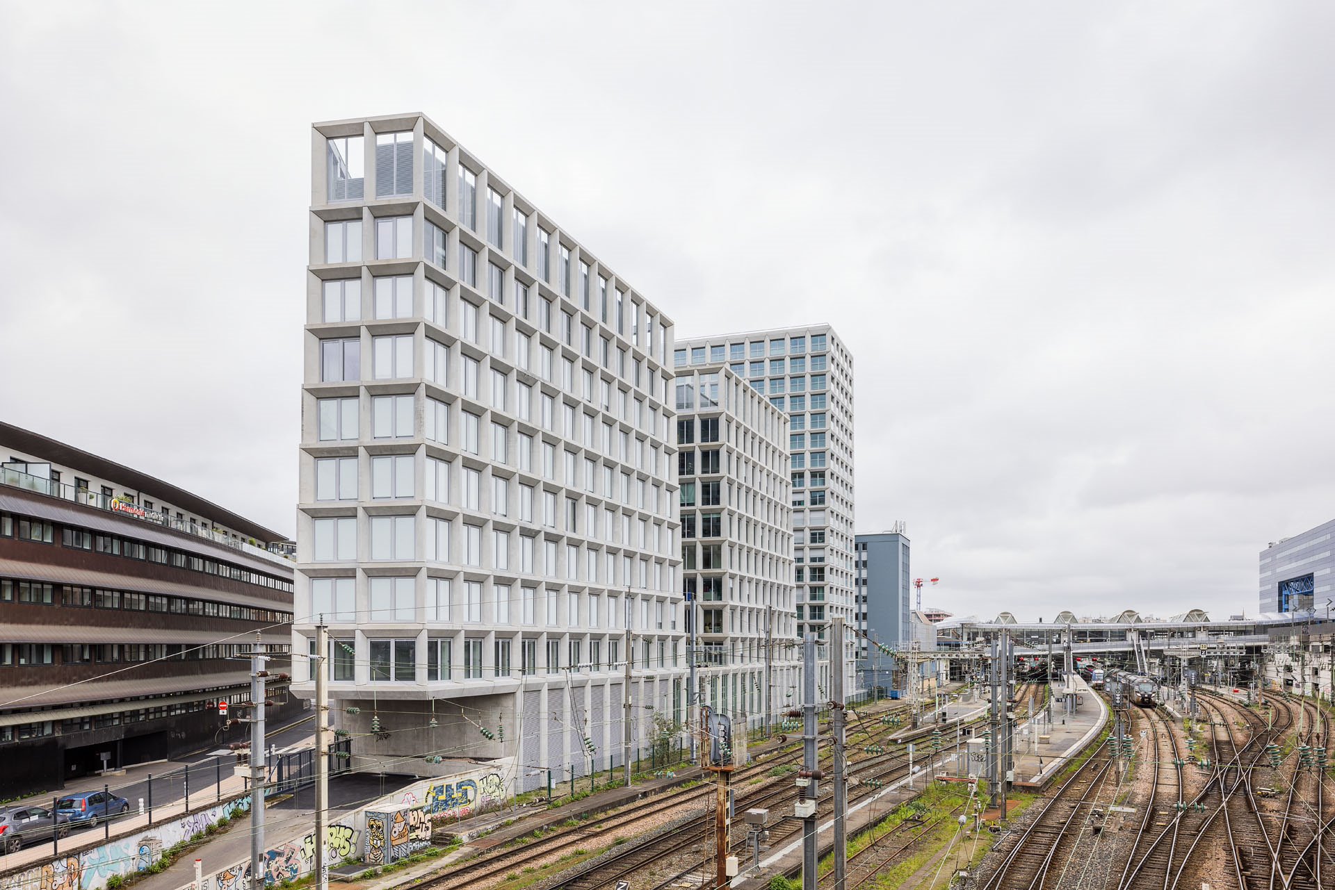Grootschalig stedelijk ensemble bij station Rennes naar ontwerp van ...