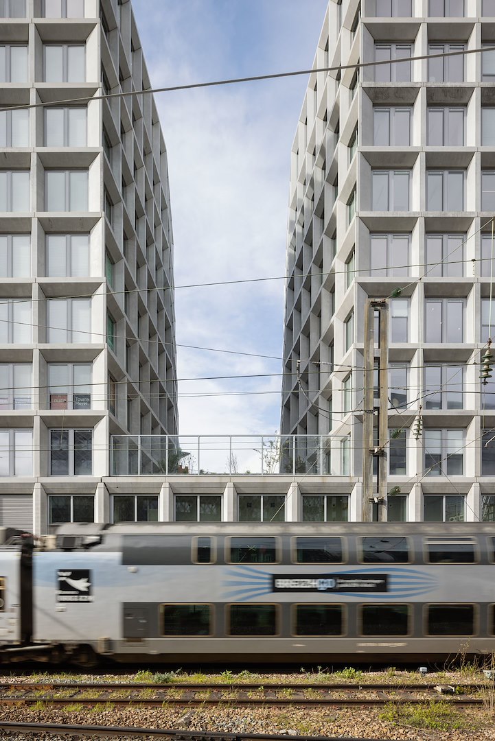 Grootschalig stedelijk ensemble bij station Rennes naar ontwerp van ...