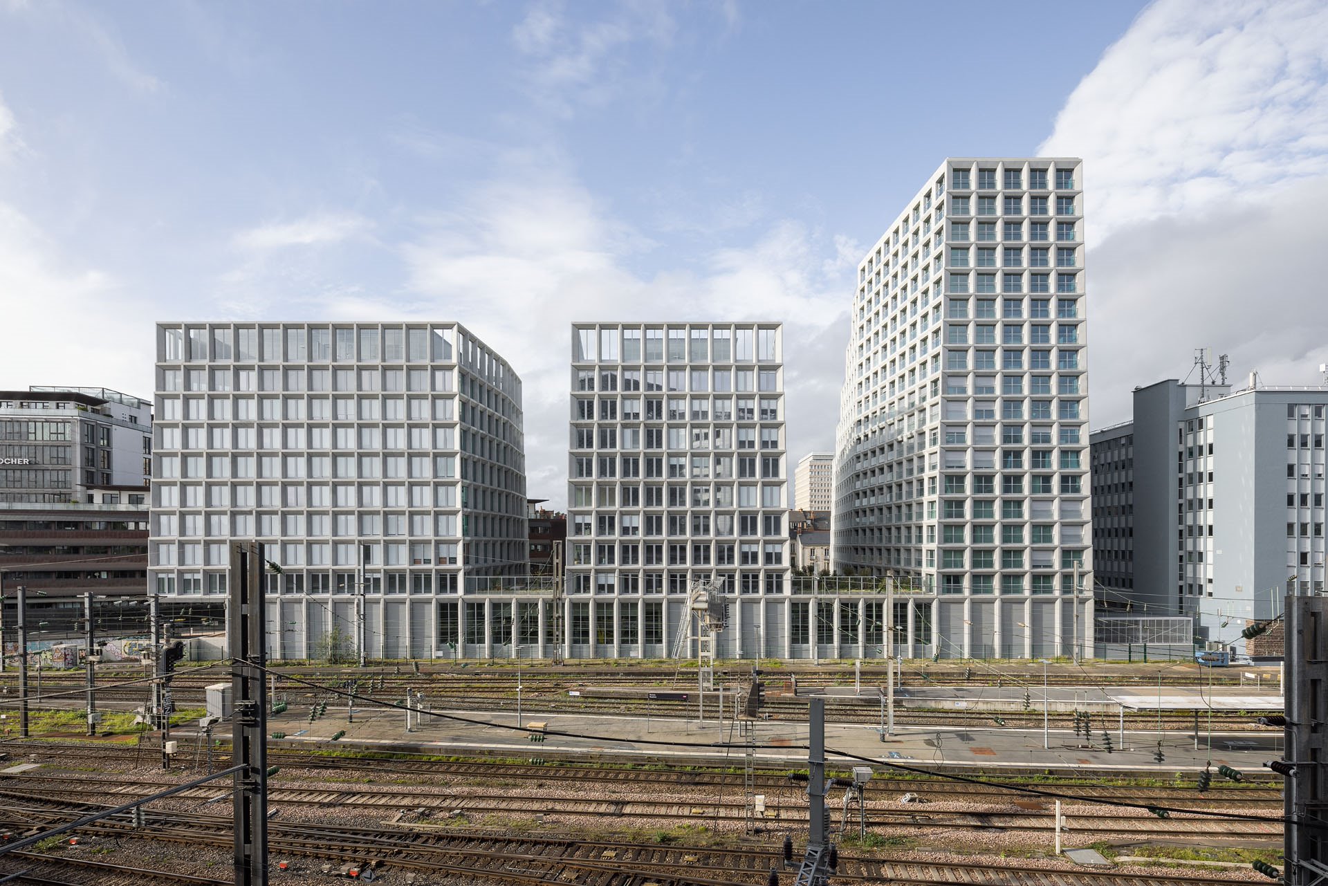 Grootschalig stedelijk ensemble bij station Rennes naar ontwerp van ...