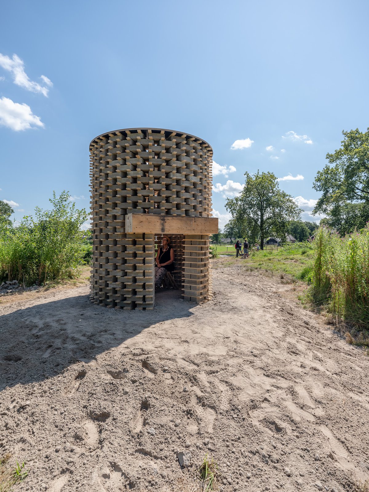 Hoofdprijs Folly Art Norg 2024 voor Zoektocht naar de Bodem ...